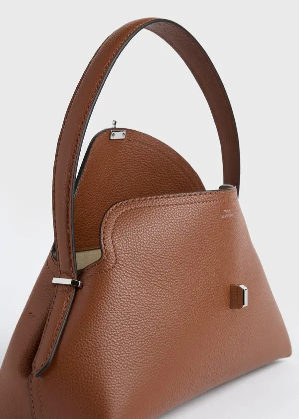TOTEME T-lock Grained-leather Shoulder