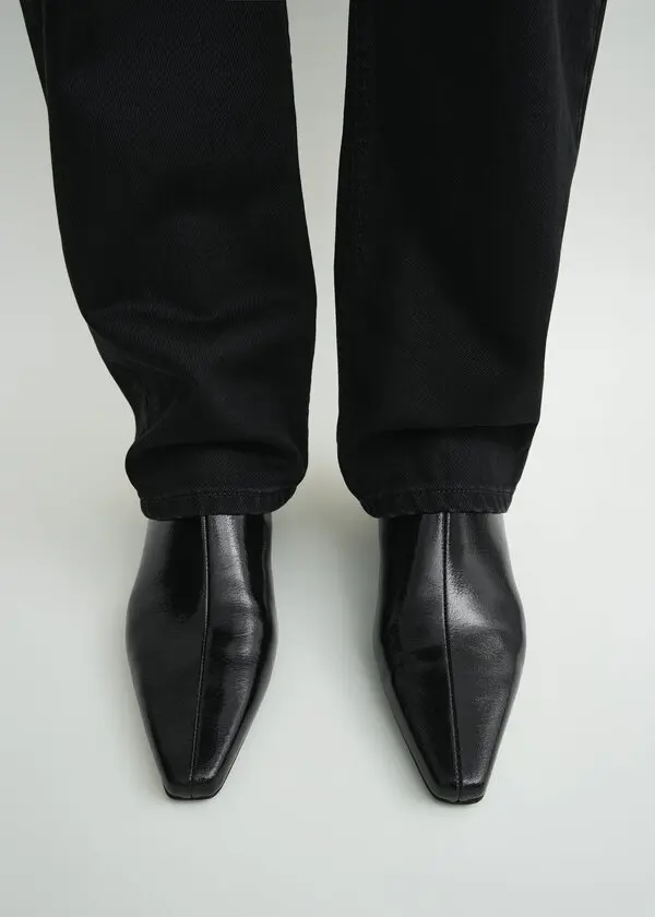 TOTEME Slim Naplack Ankle Boots