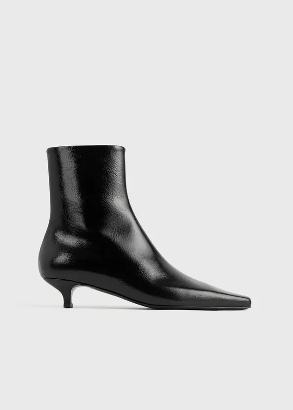 TOTEME Slim Naplack Ankle Boots