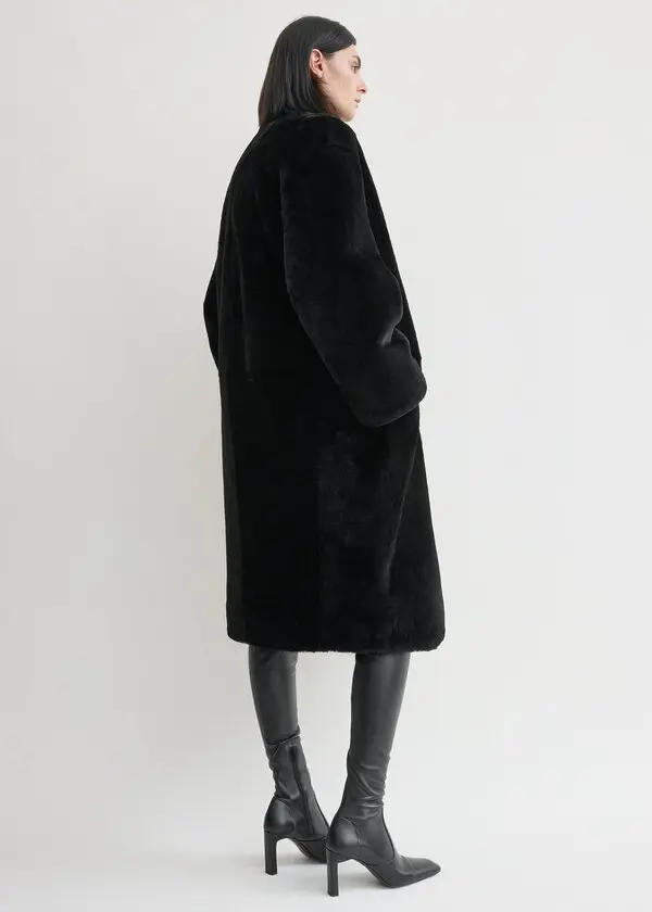 TOTEME Collarless Shearling Coat