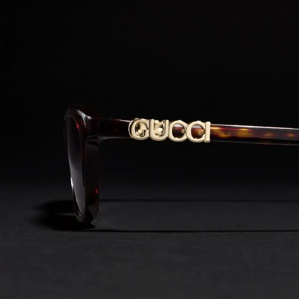 Gucci Rectangular Frame Sunglasses With Lettering Detail - Brown