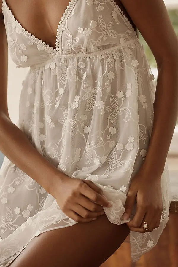 Flora Nikrooz Meg Embroidered Mi Robe