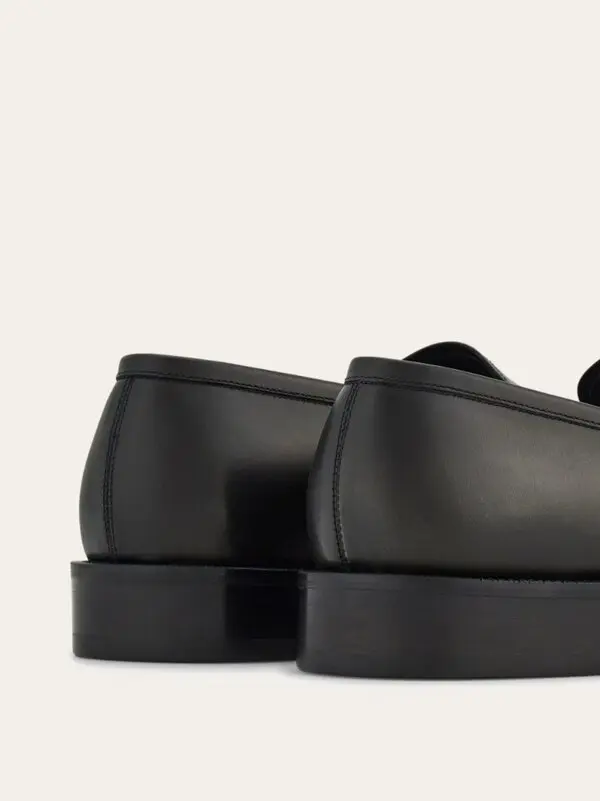 FERRAGAMO Penny Loafer