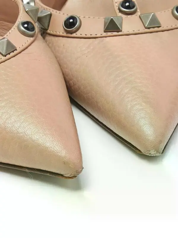 Valentino Garavani Rockstud Leather Pumps - Neutrals