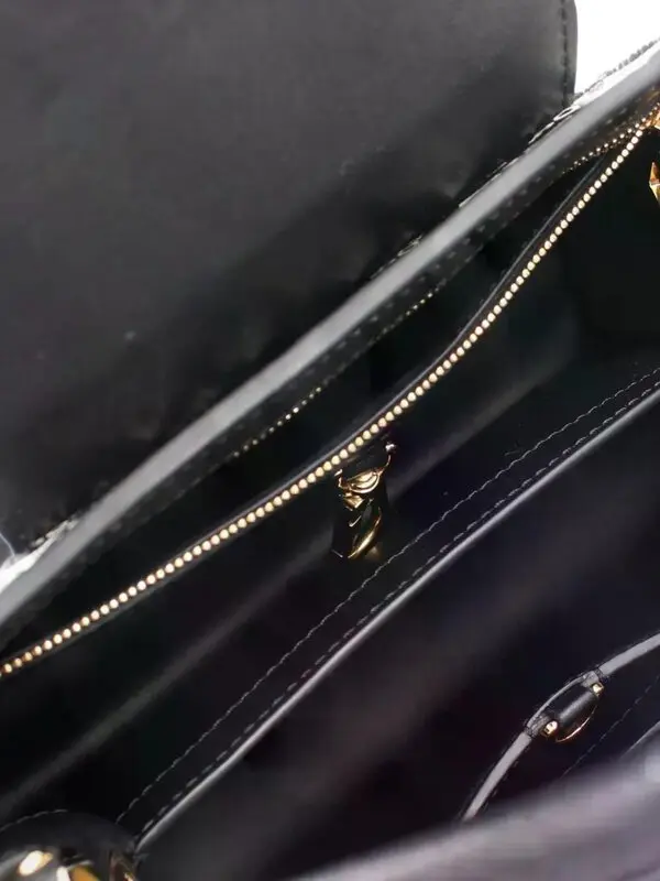 LOUIS VUITTON Capucines Mm Handbag - Black