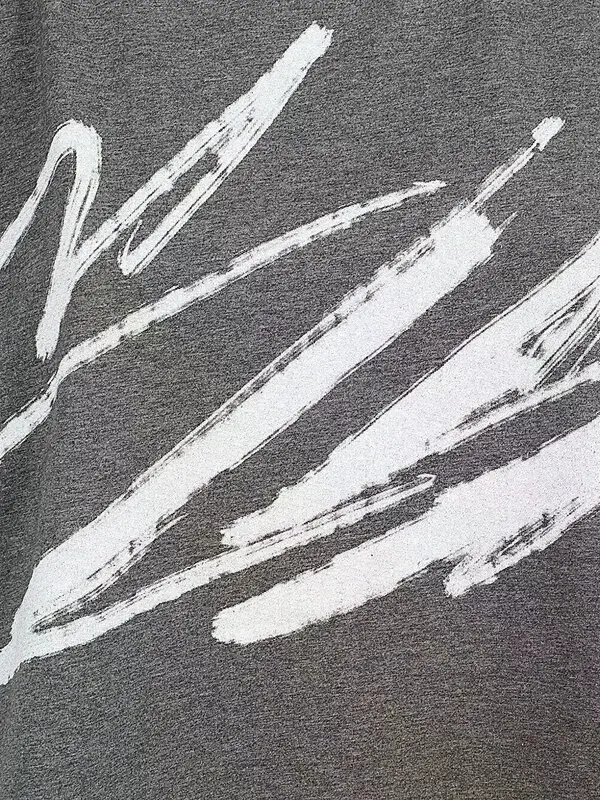 MOYURU Graphic Print T-shirt