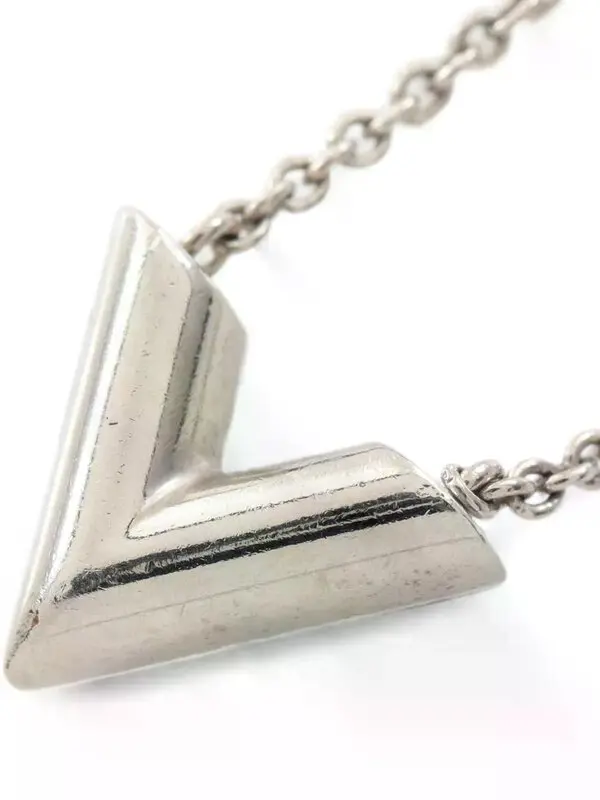LOUIS VUITTON Essential V Necklace - Silver