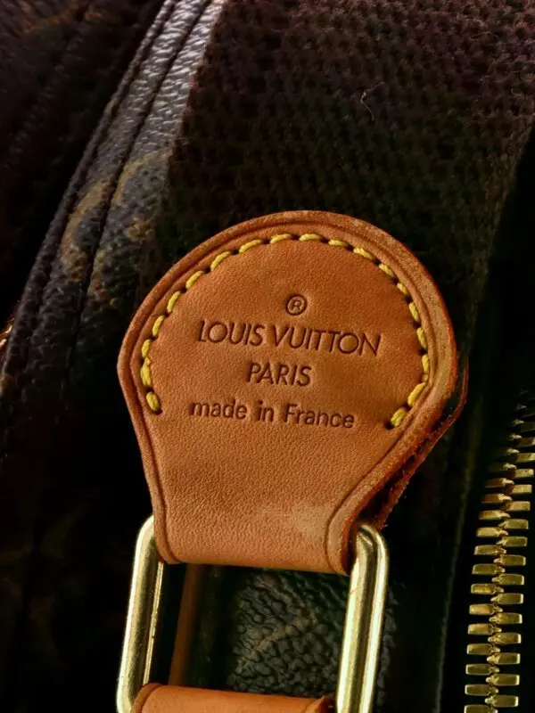 LOUIS VUITTON Monogram Canvas Reporter Bag Gm - Brown
