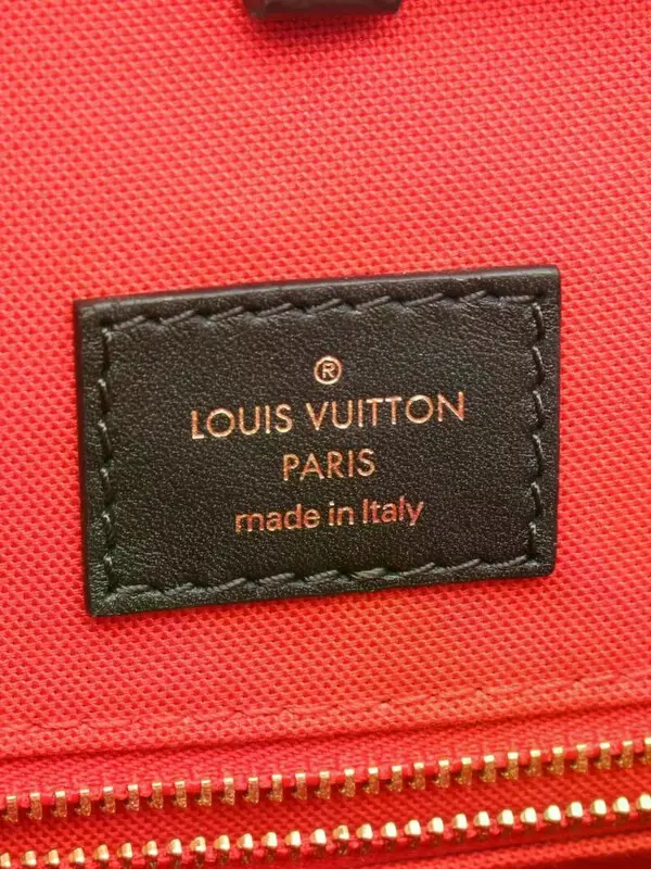 LOUIS VUITTON Monogram Giant Onthego Gm Tote Bag