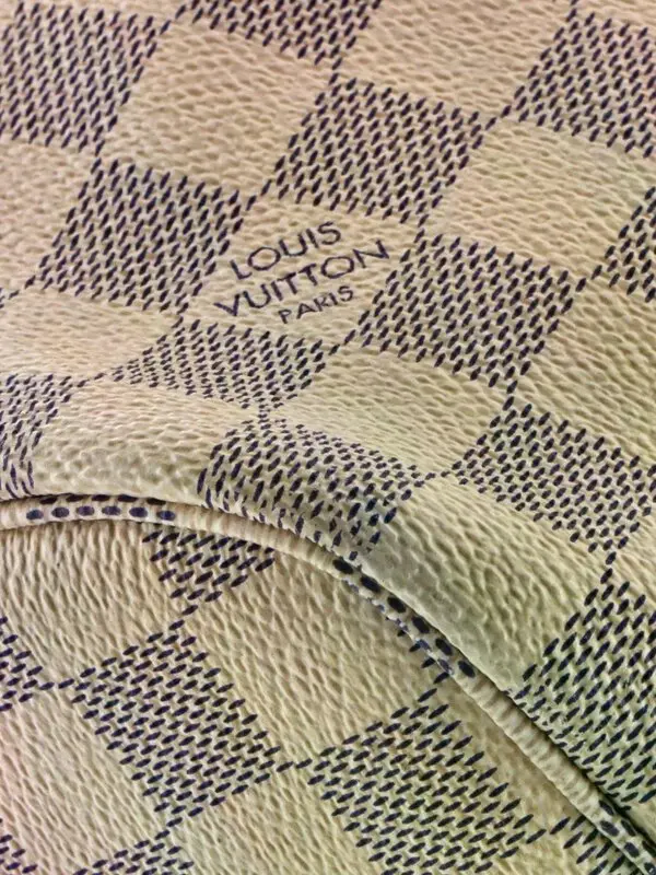 LOUIS VUITTON Neverfull Tote Bag - White