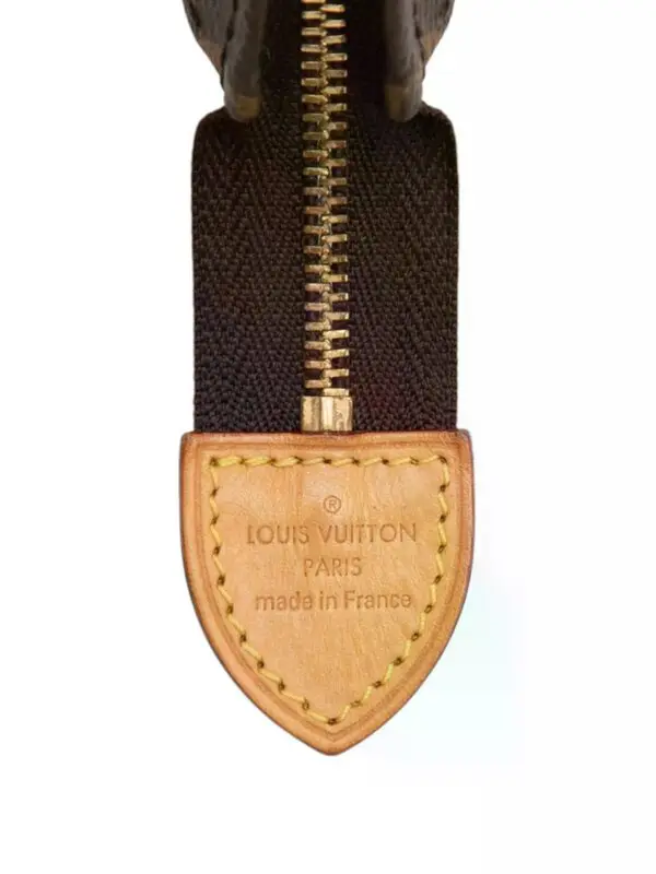 LOUIS VUITTON Monogram Toiletry 15 Pouch
