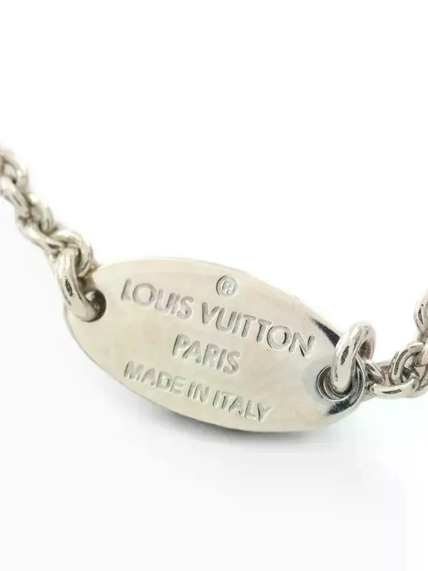 LOUIS VUITTON Essential V Necklace