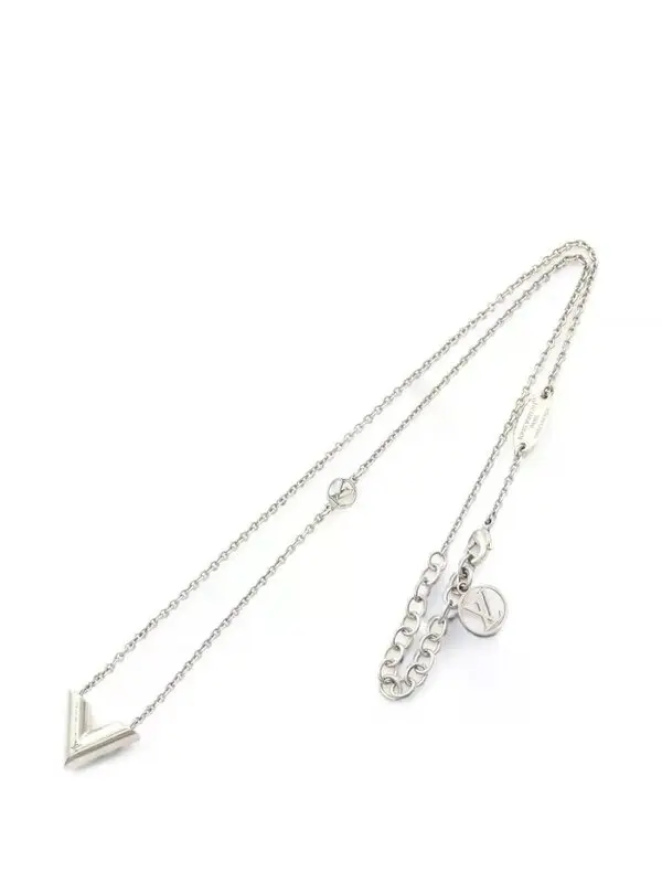 LOUIS VUITTON Essential V Necklace