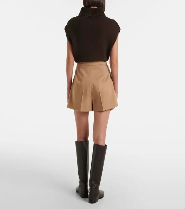 Max Mara Pleated Camel Hair Shorts - Beige