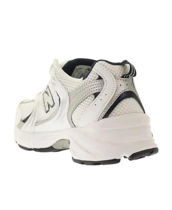 NEW BALANCE Mr530 Low Top Sneakers