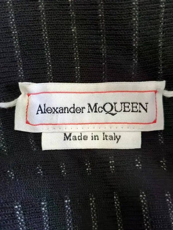 Alexander McQueen Bouclé-knit Off-shoulder Crop Top