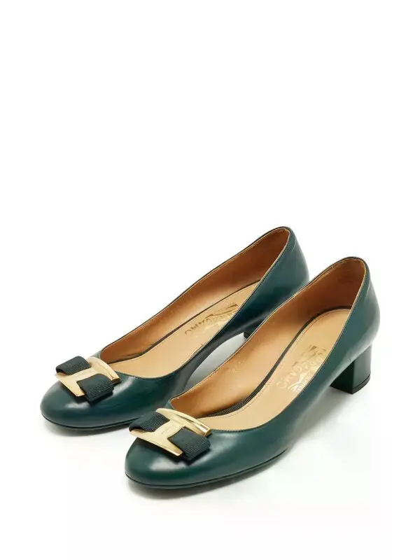FERRAGAMO Vara Bow Leather Pumps - Green