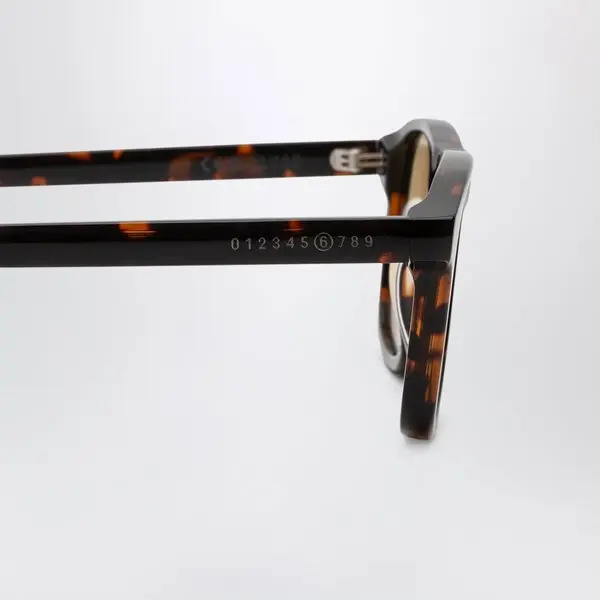 RETROSUPERFUTURE Lunettes 8 Écailles Sunglasses