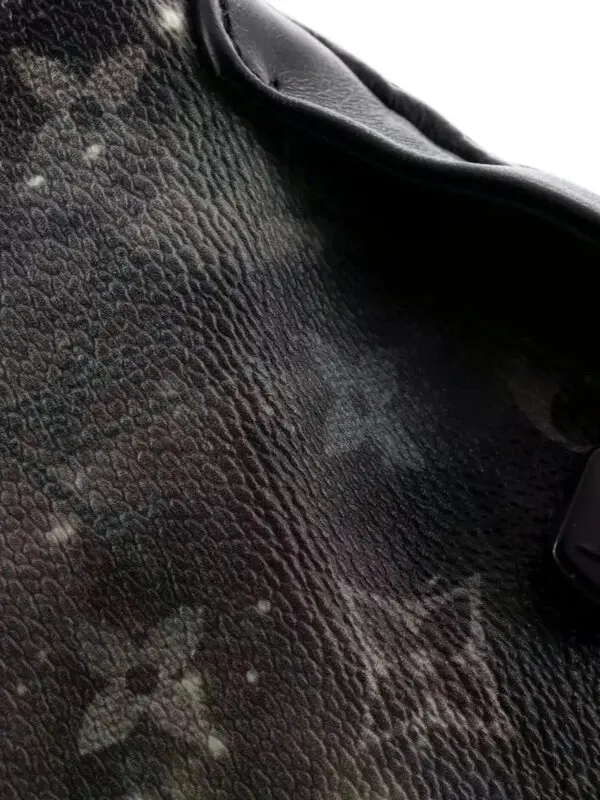 LOUIS VUITTON Discovery Bumbag Monogram Galaxy Canvas Belt Bag