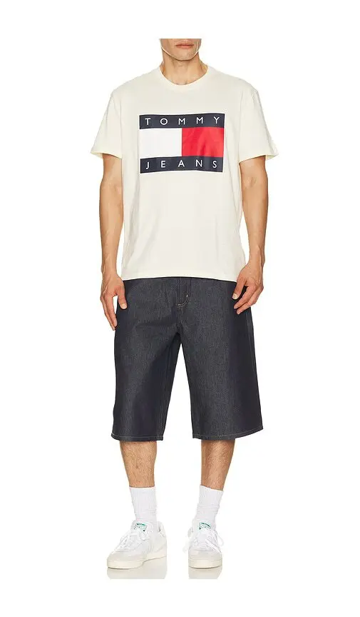 Tommy Hilfiger Big Flag Tee In Cream