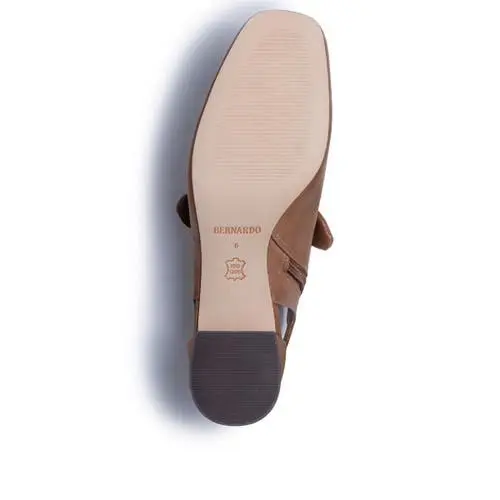 Bernardo Angelina Pump - Almond