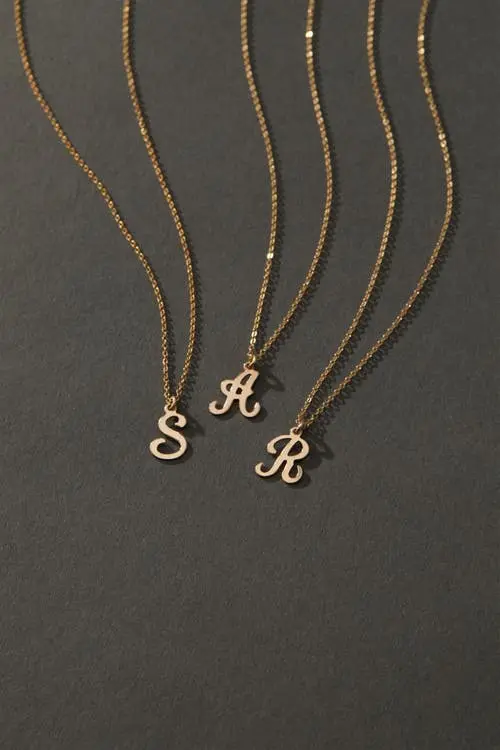 SET & STONES Gianna Initial Necklace