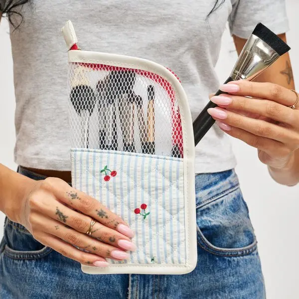 URBAN EXPRESSIONS Makeup Mvp Brush Holder - Blue Cherry