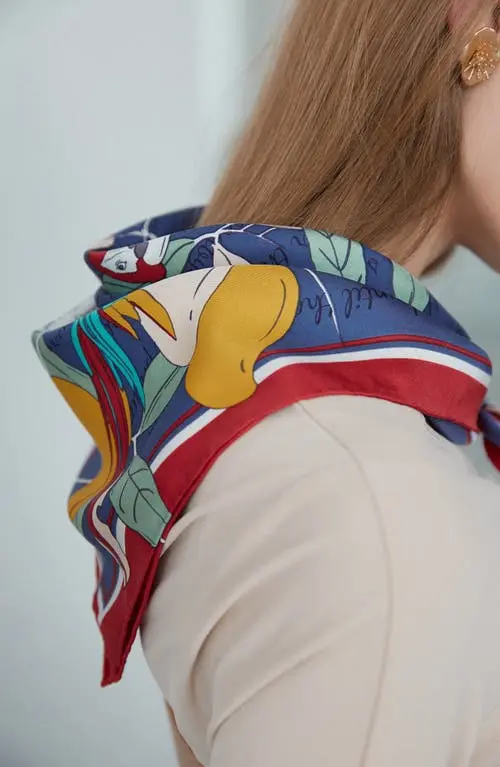 LOST PATTERN El Amor Silk Bandana - Red
