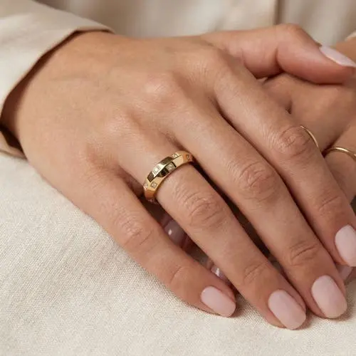 ADIBA Luminous Elegance Band Ring With Zirconia Stones