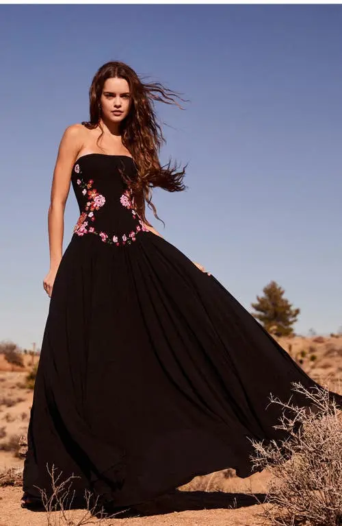 HELSI Caroline Floral Appliqué Strapless Maxi Dress