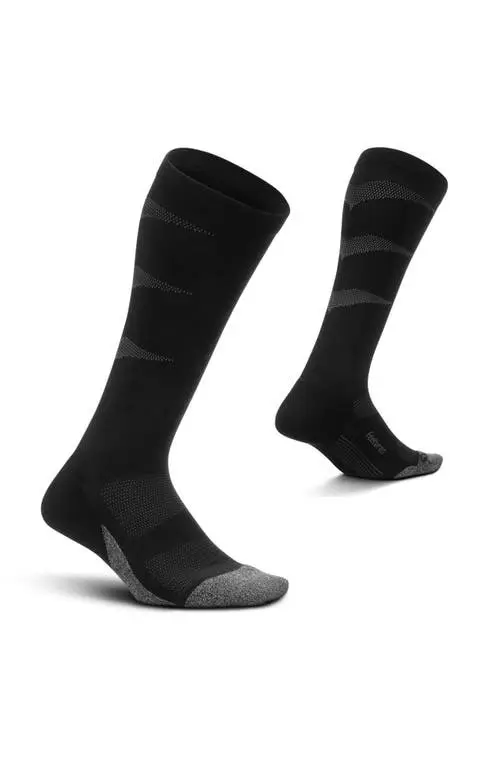FEETURES Graduated Compression Light Cushion Knee High Compression Socks - Black