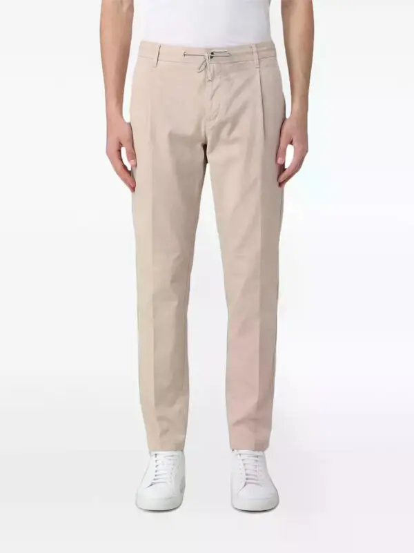 Eleventy Drawstring Pleated Chinos - Neutrals