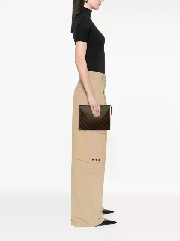 LOUIS VUITTON Monogram Toiletry Pouch 26 Clutch Bag - Brown