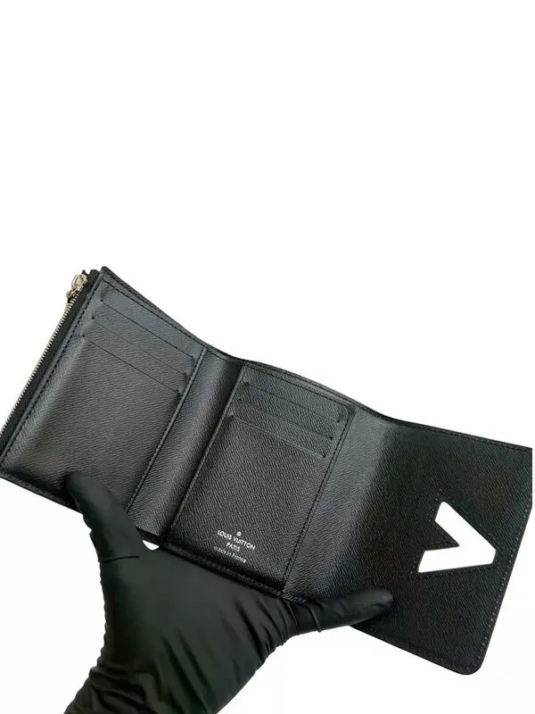 LOUIS VUITTON 2021-2026 Epi Twist Wallet Small Wallets