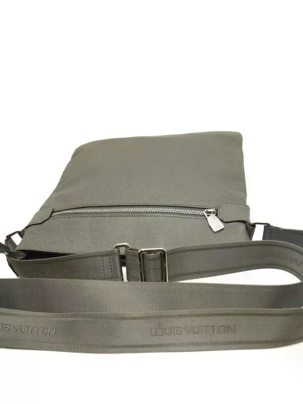 LOUIS VUITTON Taiga Sasha Crossbody Bag