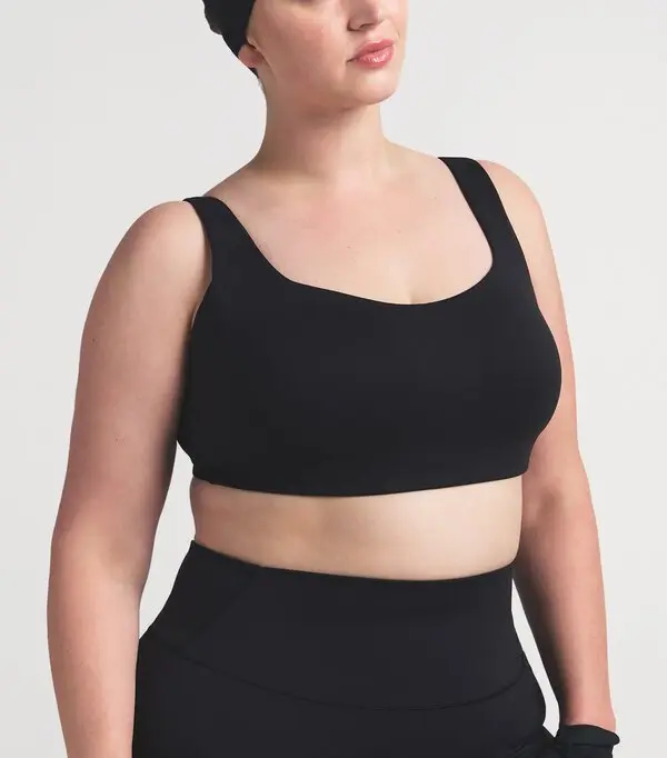 NIKESKIMS Matte Sports Bra