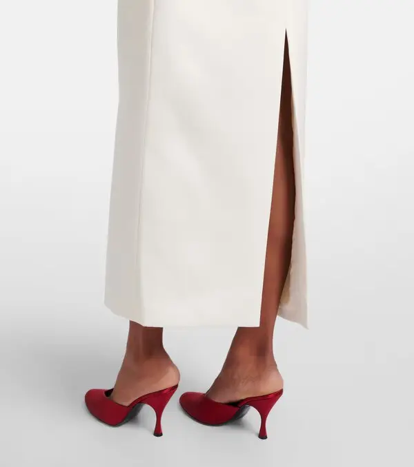 LEO Floral-appliqué Halterneck Gown