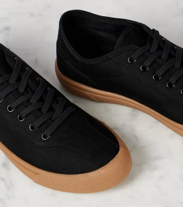 THE ROW Round-toe Low-top Casual Shoes