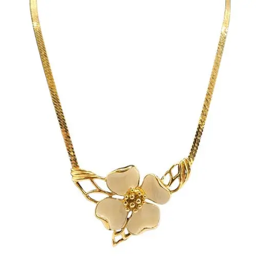 MADISON BEVERLY HILLS Vintage Dogwood Flower Pendant Necklace - Gold