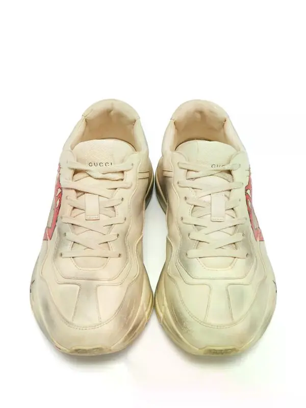 Gucci Rhyton Logo Print Sneakers - Neutrals