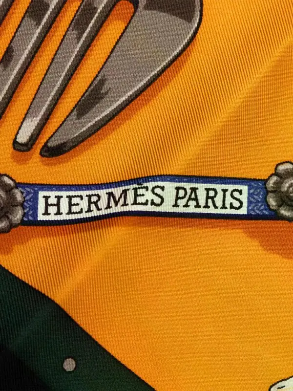 Hermès 1980-2000 Memoire D Silk Scarf 90 Scarves
