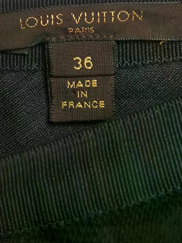 LOUIS VUITTON Pleated Zip-up Skirt