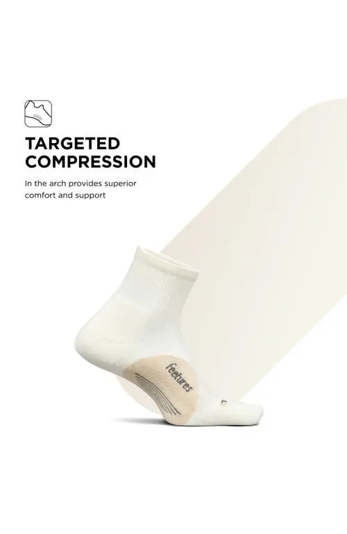 FEETURES Elite Light Cushion Quarter Sport Socks With Targeted Compression - Linen