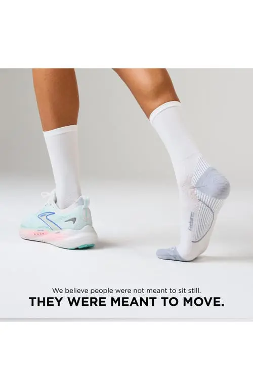 FEETURES Plantar Fasciitis Relief Light Cushion Mini Crew Socks - White