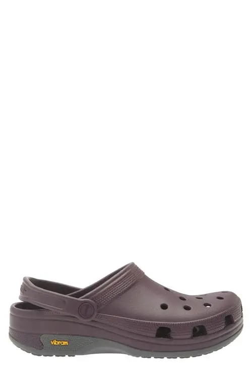 CROCS Gender Inclusive Classic Exp Clog - Currant/carbon
