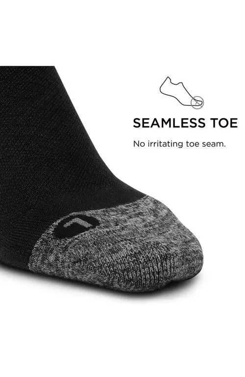 FEETURES Plantar Fasciitis Relief Light Cushion Quarter Socks With Arch Support - Black