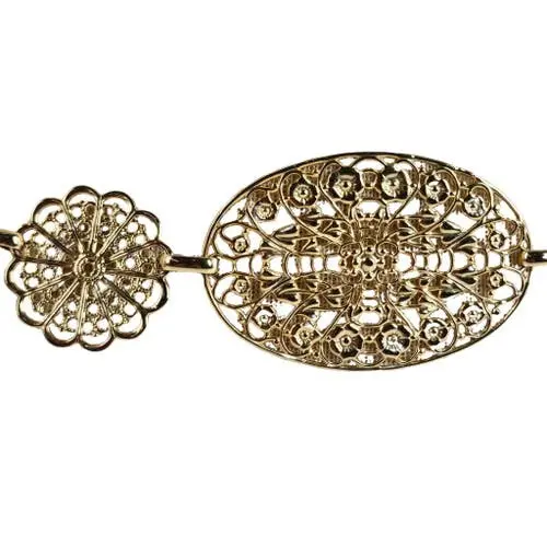 MADISON BEVERLY HILLS Tone Filigree Medallion Belt