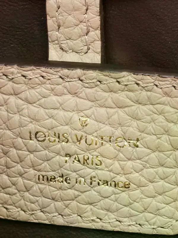 LOUIS VUITTON Capucines Mm Tote Bag