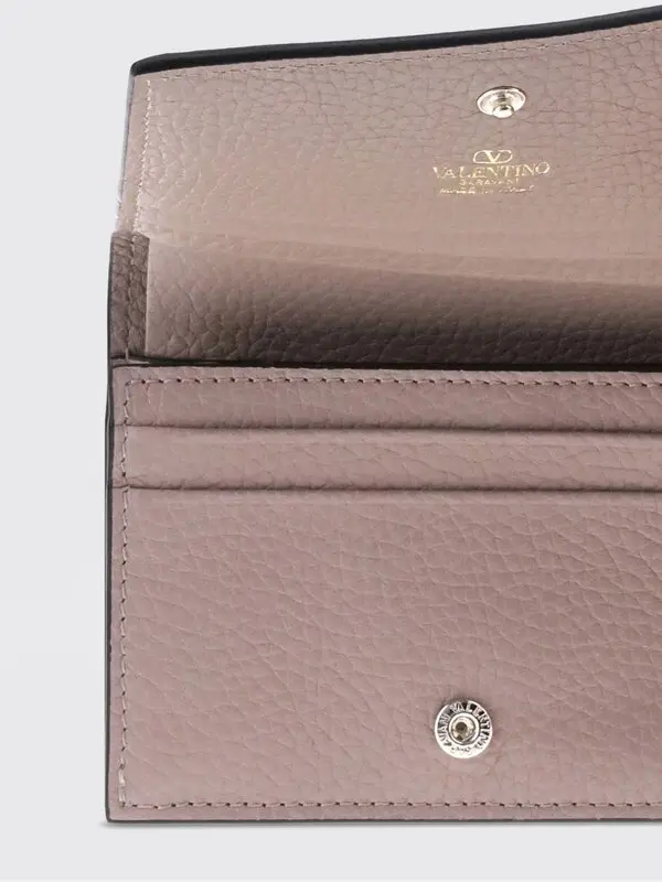 Valentino Garavani Rockstud Small Bifold Wallet In Grained Calf Leather With Studs - Blush Pink