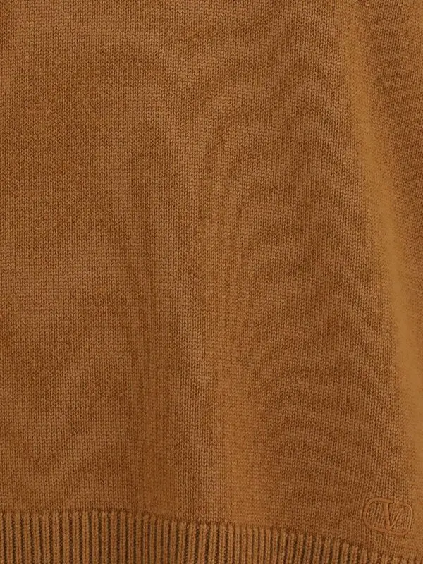 Valentino Garavani Long-sleeved Knitted Cashmere Polo With V-neck - Leather